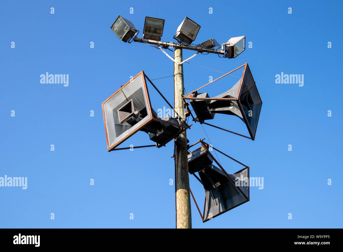 Old loudspeakers hi-res stock photography and images - Alamy