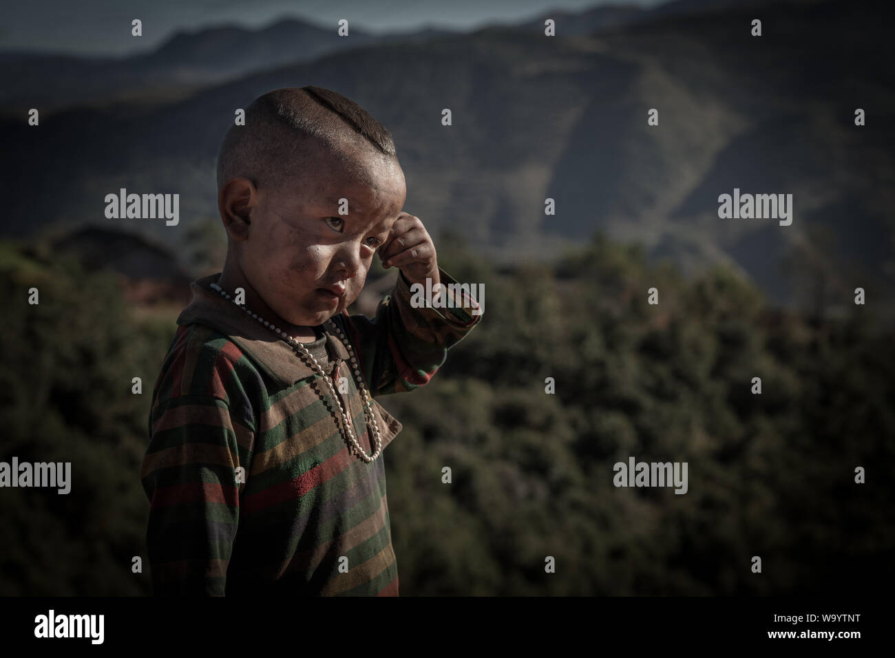 Yi tribe hi-res stock photography and images - Alamy