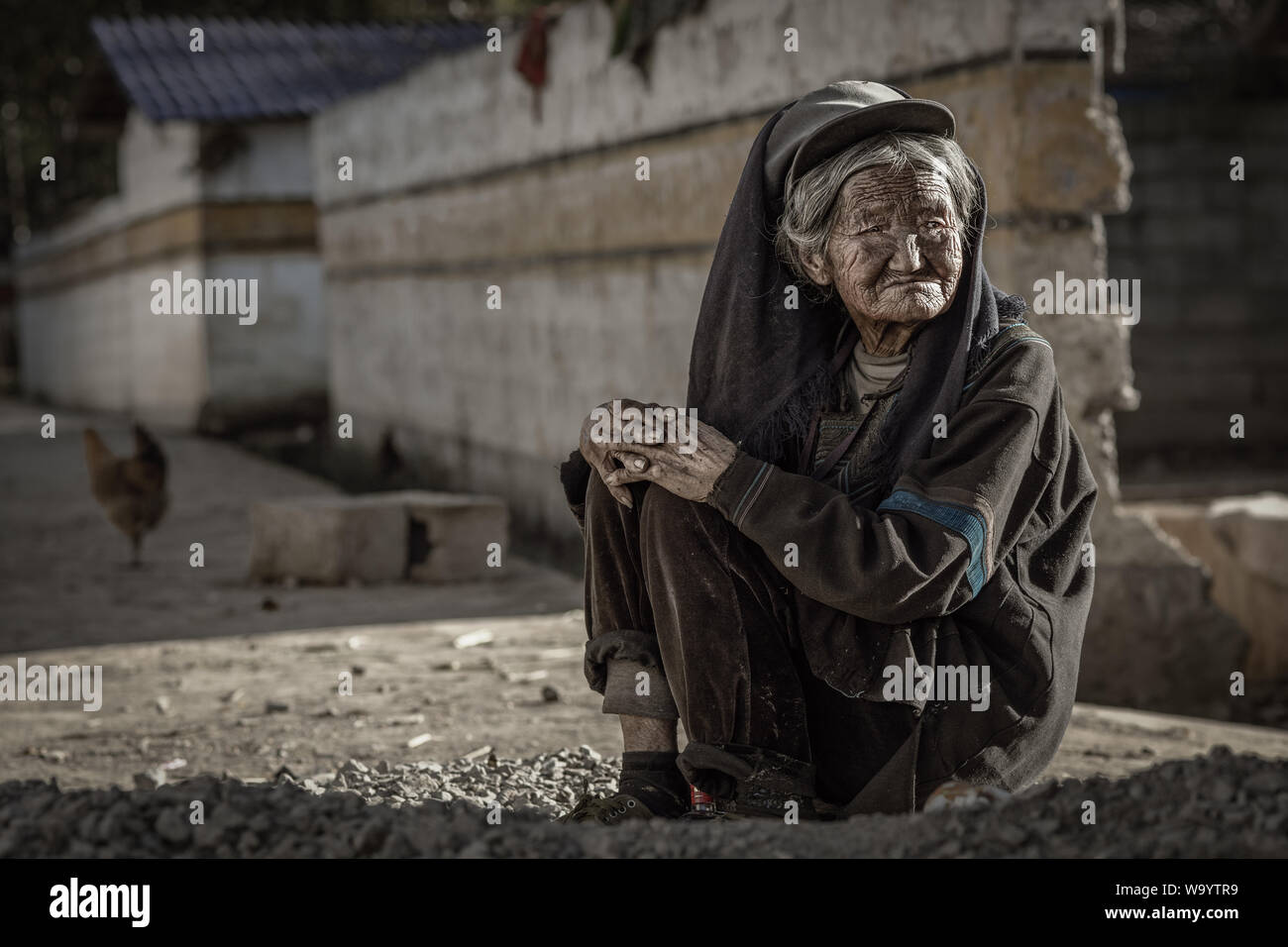 Yi tribe hi-res stock photography and images - Alamy