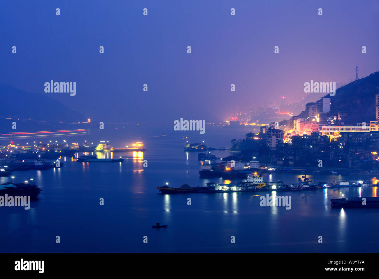 Fengjie hi-res stock photography and images - Alamy