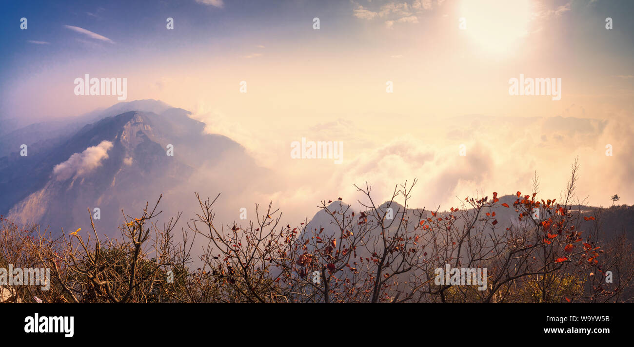 Fengjie hi-res stock photography and images - Alamy