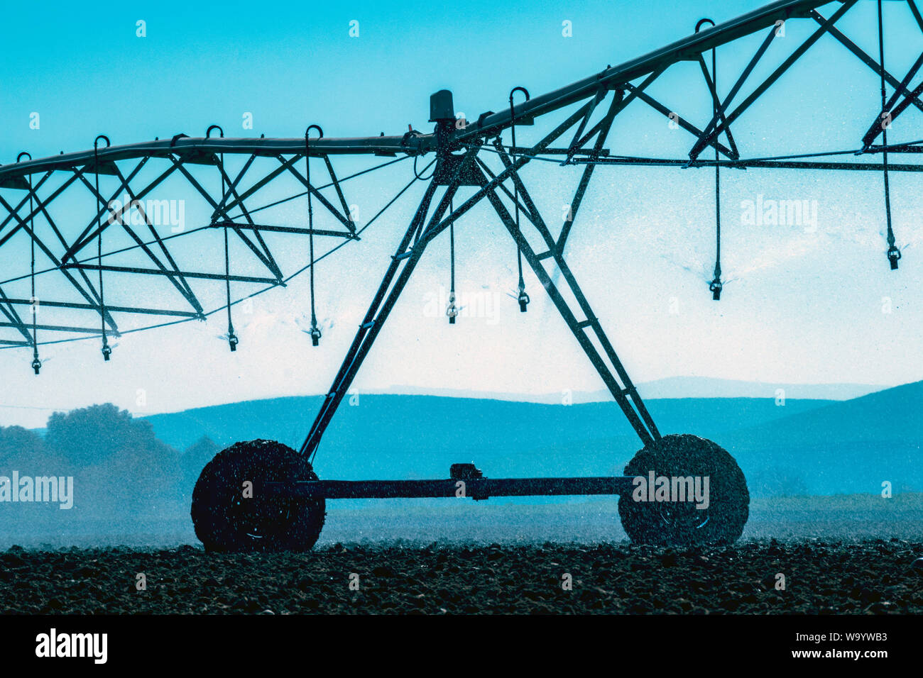 Self propelled irrigation system hi-res stock photography and images ...