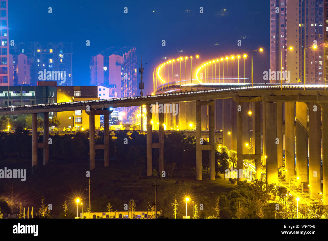 Chongqing ding mountain Yangtze river bridge Stock Photo - Alamy