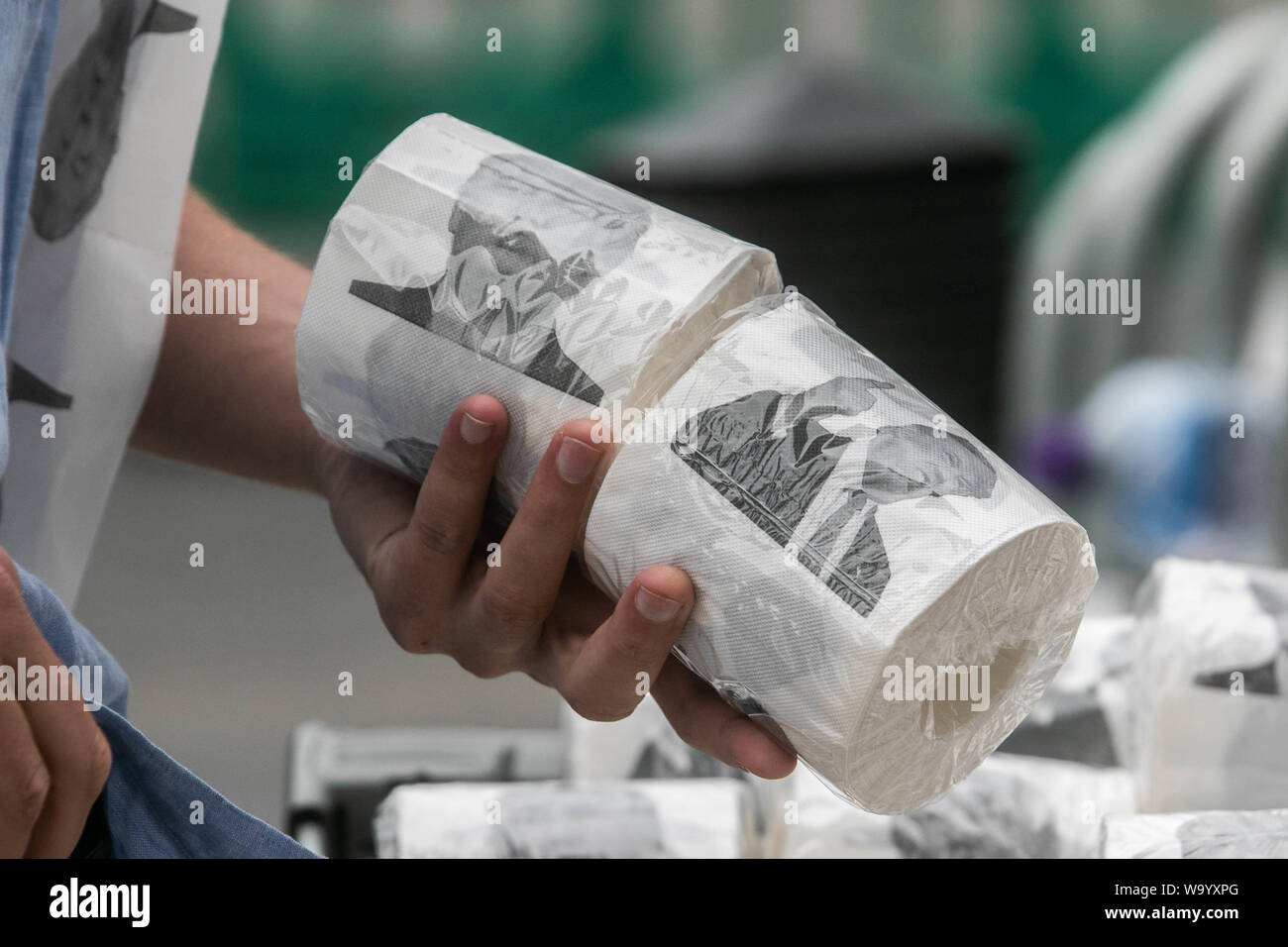 Donald trump tissue hi-res stock photography and images - Alamy