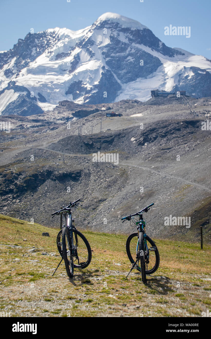 Zermatt town matterhorn hi-res stock photography and images - Alamy