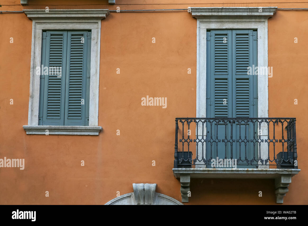 windows in the facades of ancient Venetian houses Stock Photo - Alamy
