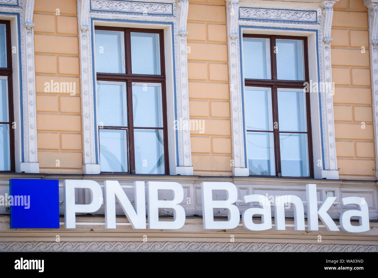 Pnb bank logo on facade hi-res stock photography and images - Alamy