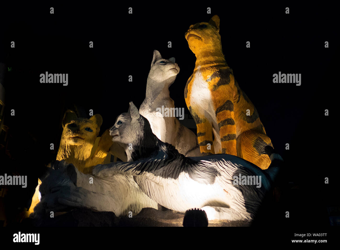 A landmark cat (kuching) statue in one of the main sqares in Kuching ...