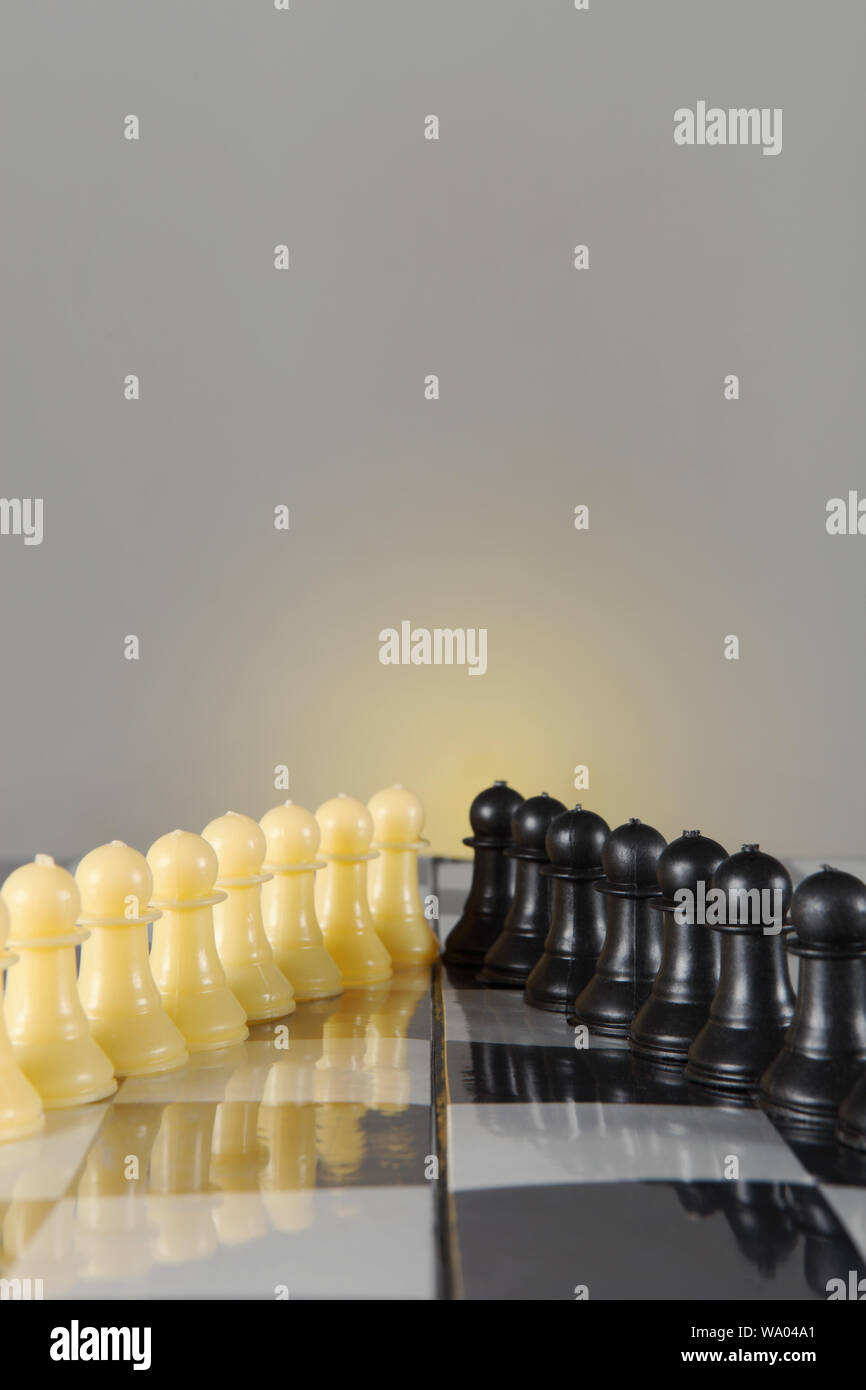 In chess order hi-res stock photography and images - Alamy