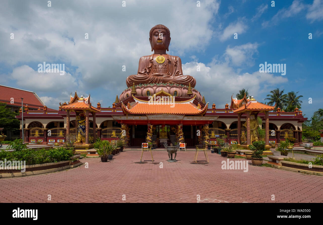 Wat Machimmaram, with a large, sitting Buddha in Tumpat, Malaysia Stock ...