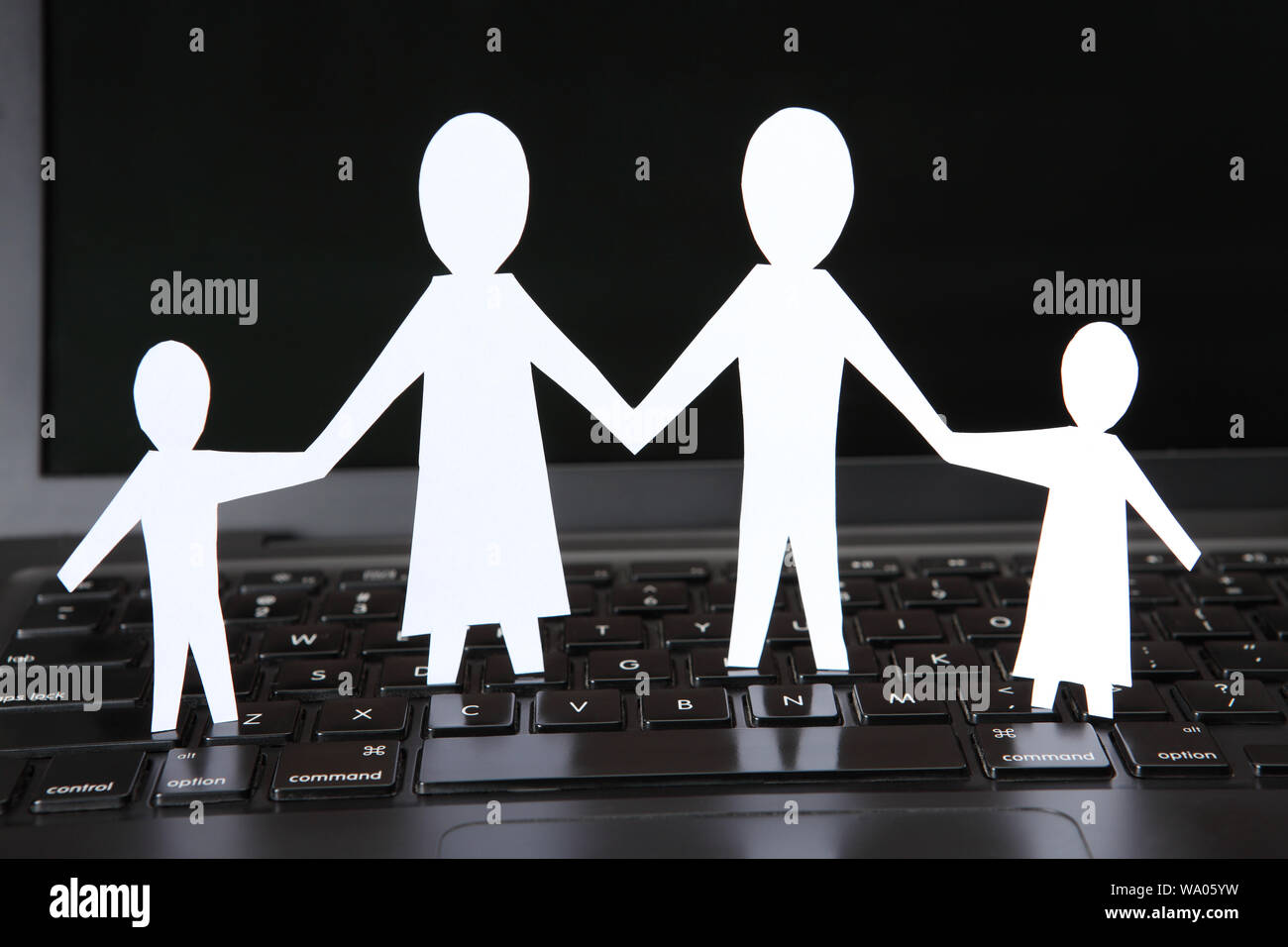 Children paper chain hi-res stock photography and images - Alamy