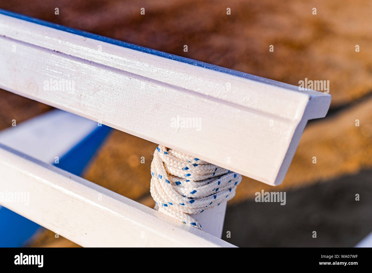 White wooden bench on the beach. Natural lighting street photo. Free ...