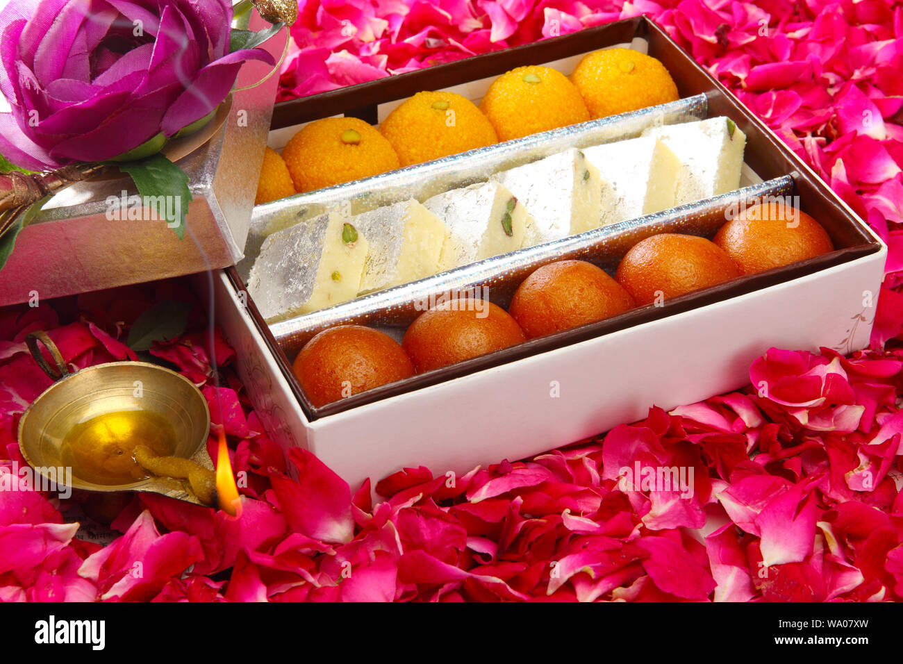 Rose petal sweets hi-res stock photography and images - Alamy