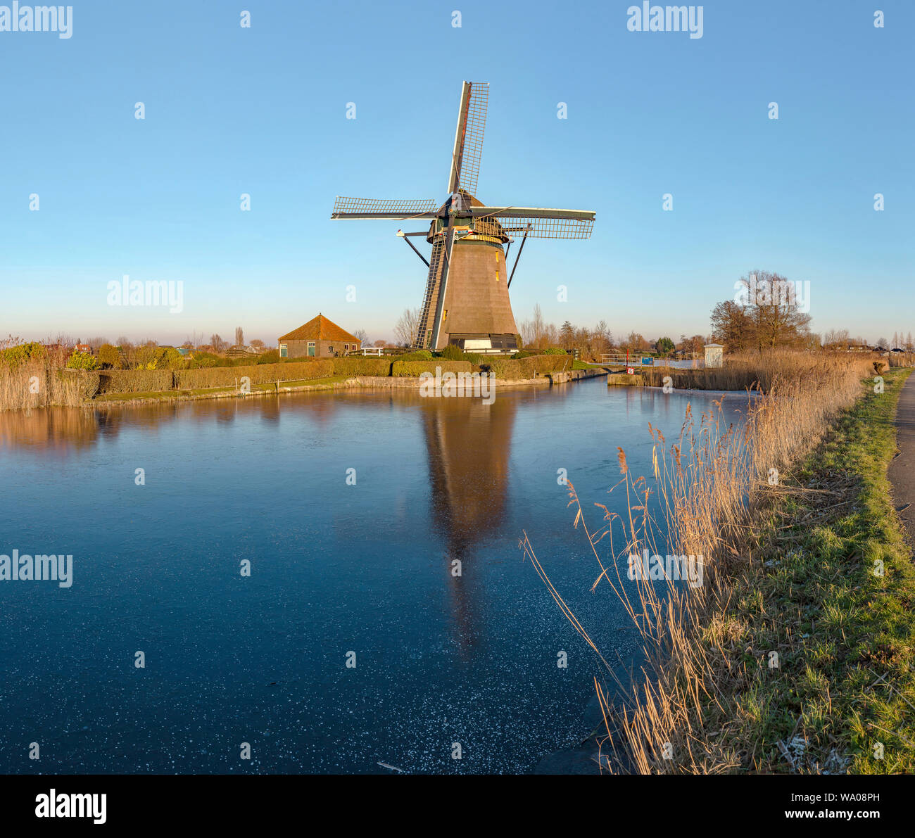 Polder draining mill called De Riedveldse Molen, Hazerswoude Dorp, Zuid ...