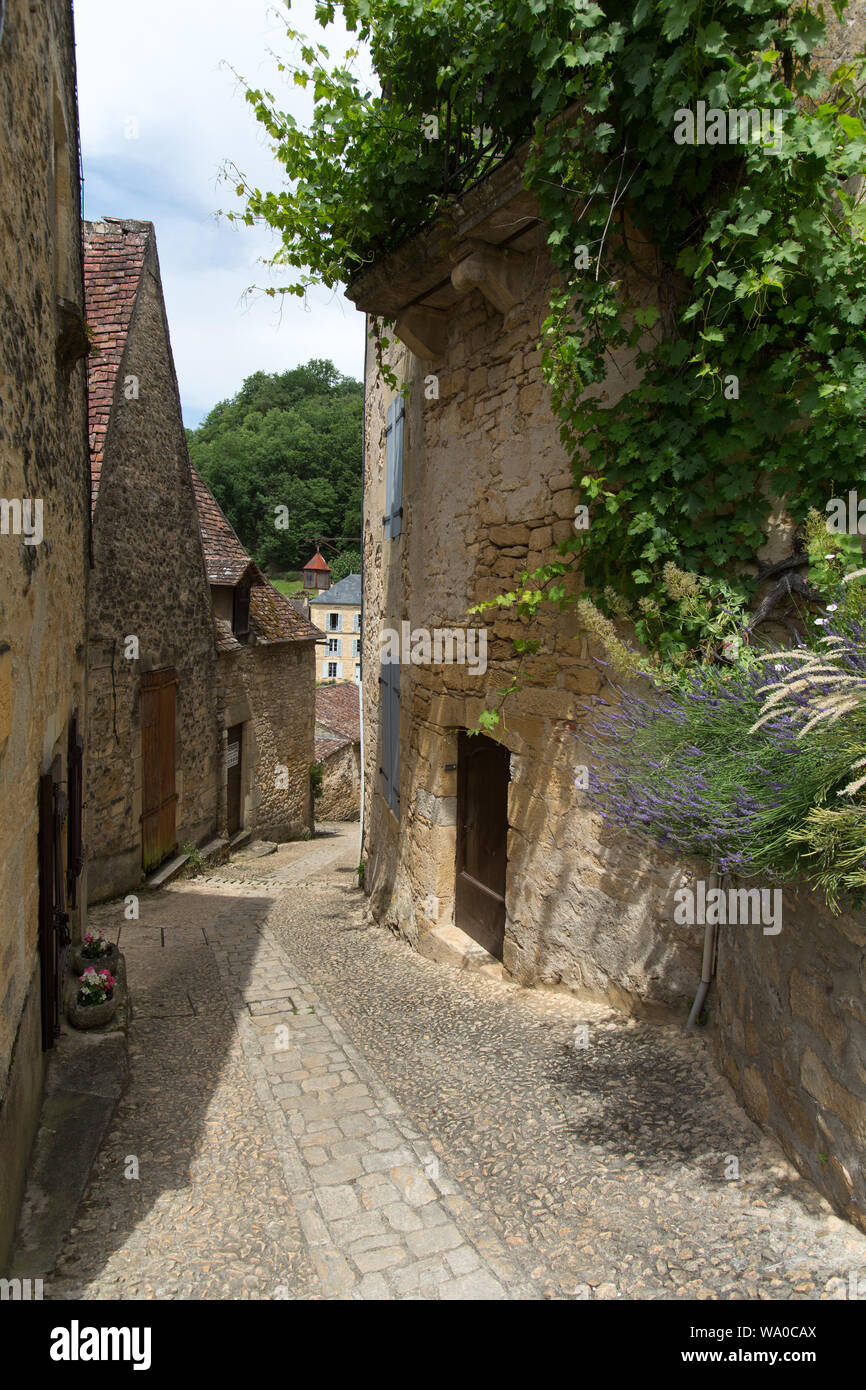 Village of Beynac-et-Cazenac, France. Picturesque view of Beynac’s ...