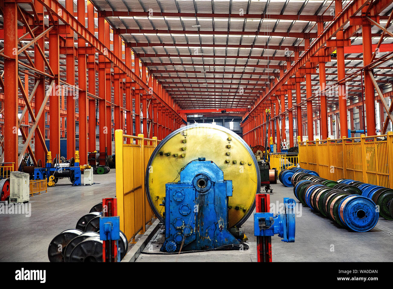 Electric production factory asia hi-res stock photography and images ...