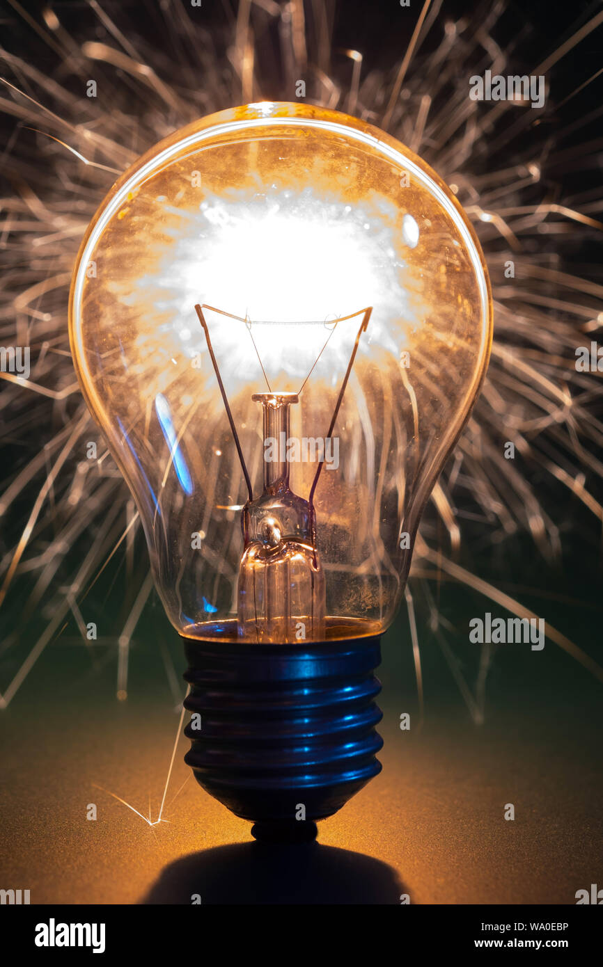 Electric circuit bulb hi-res stock photography and images - Alamy
