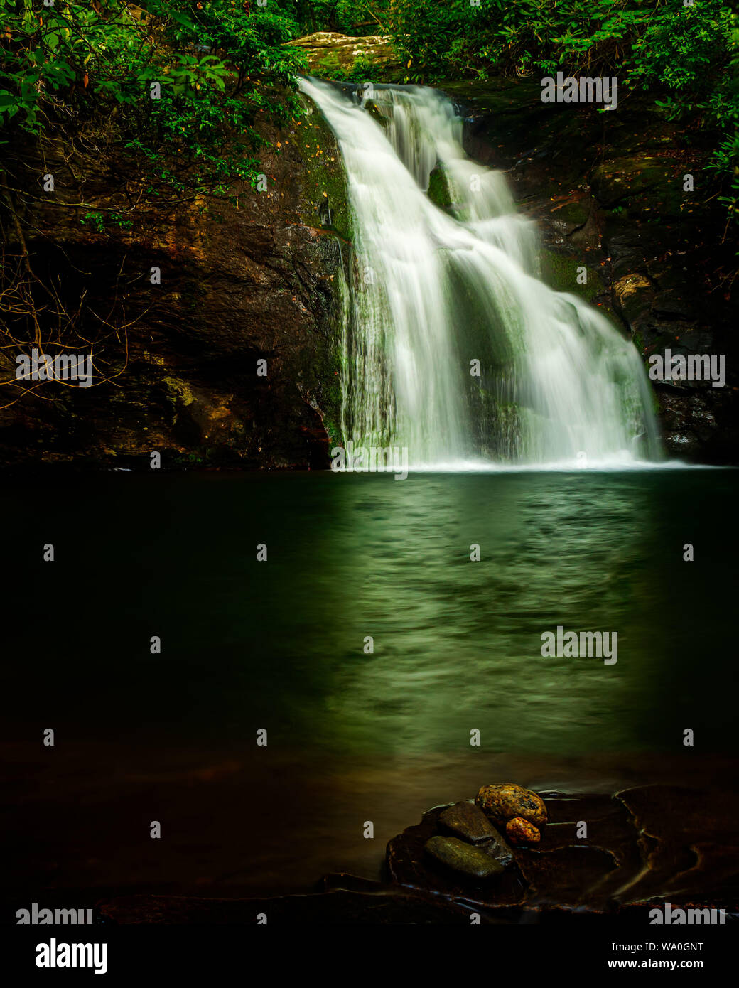 Blue hole waterfall hi-res stock photography and images - Alamy