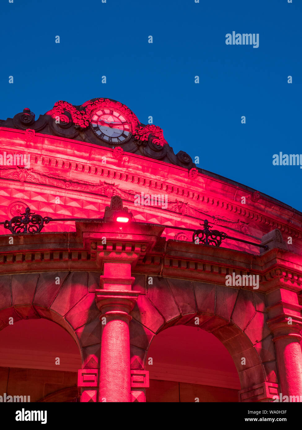 Leeds corn exchange night hi-res stock photography and images - Alamy