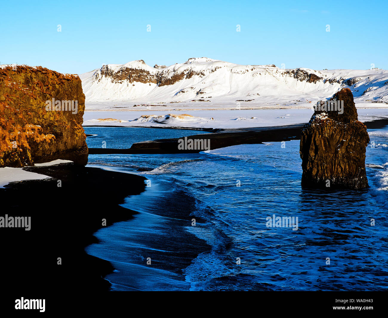 Icelandic Sea close to the beach Stock Photo - Alamy