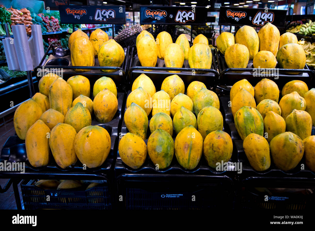 Vivanda supermarket hi-res stock photography and images - Alamy