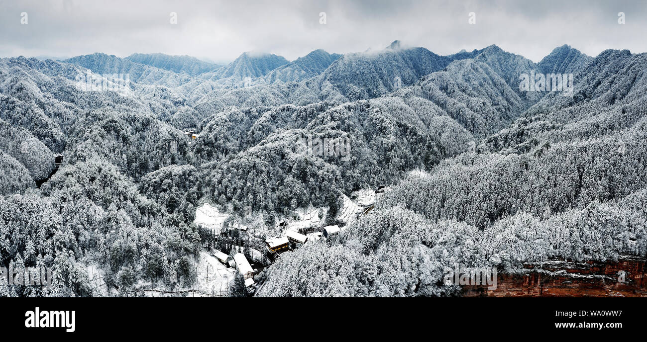 Chongqing mountain snow all around Stock Photo - Alamy