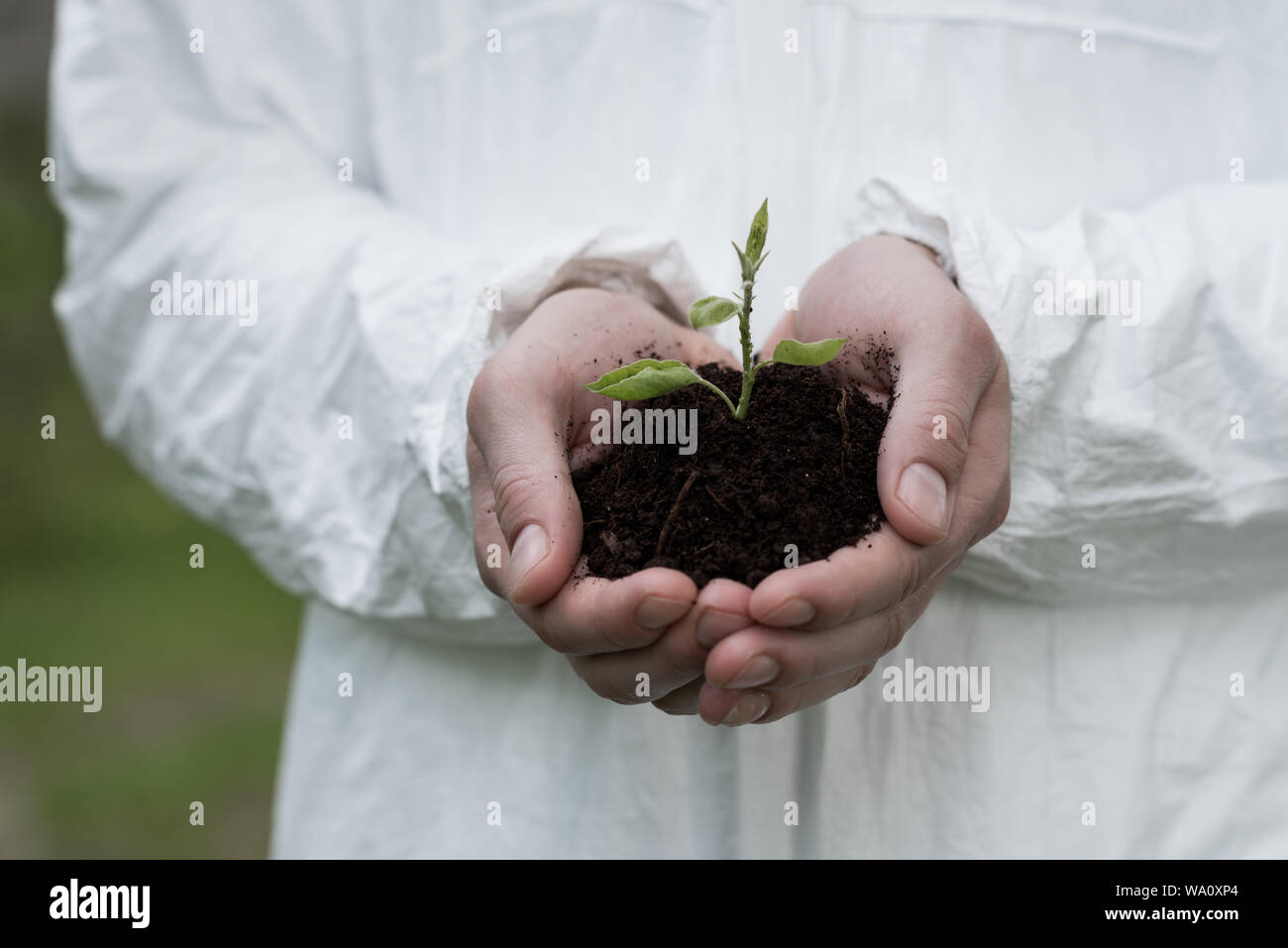 Handful of soil hi-res stock photography and images - Alamy
