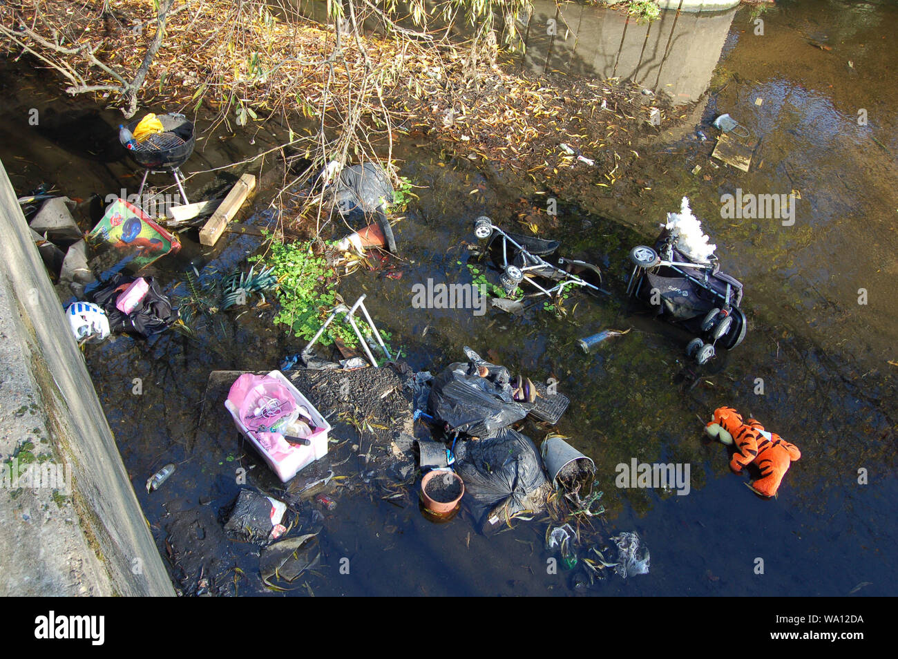 Hazardous waste clean up hi-res stock photography and images - Alamy