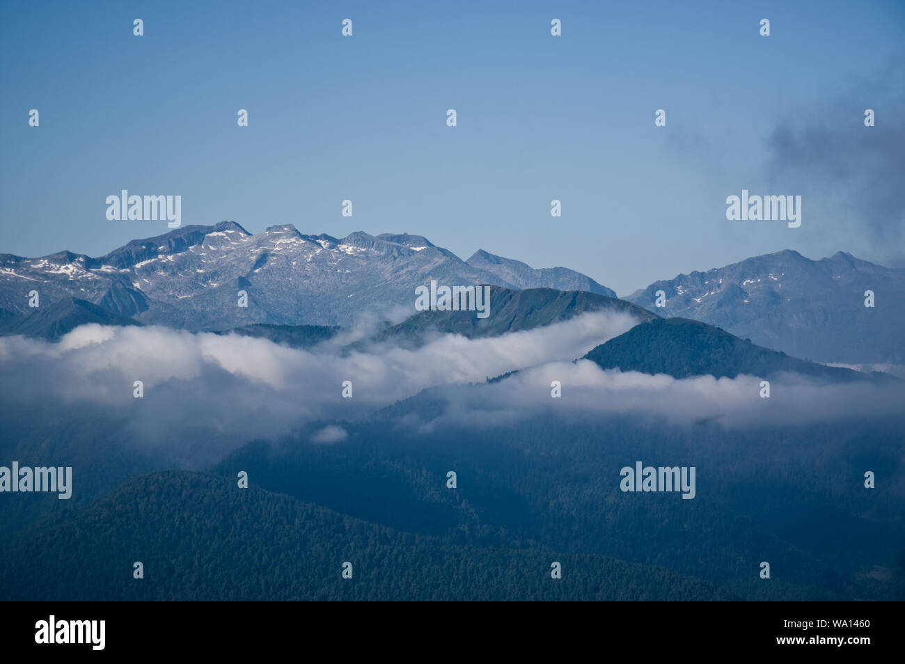 Cloud lifts hi-res stock photography and images - Alamy