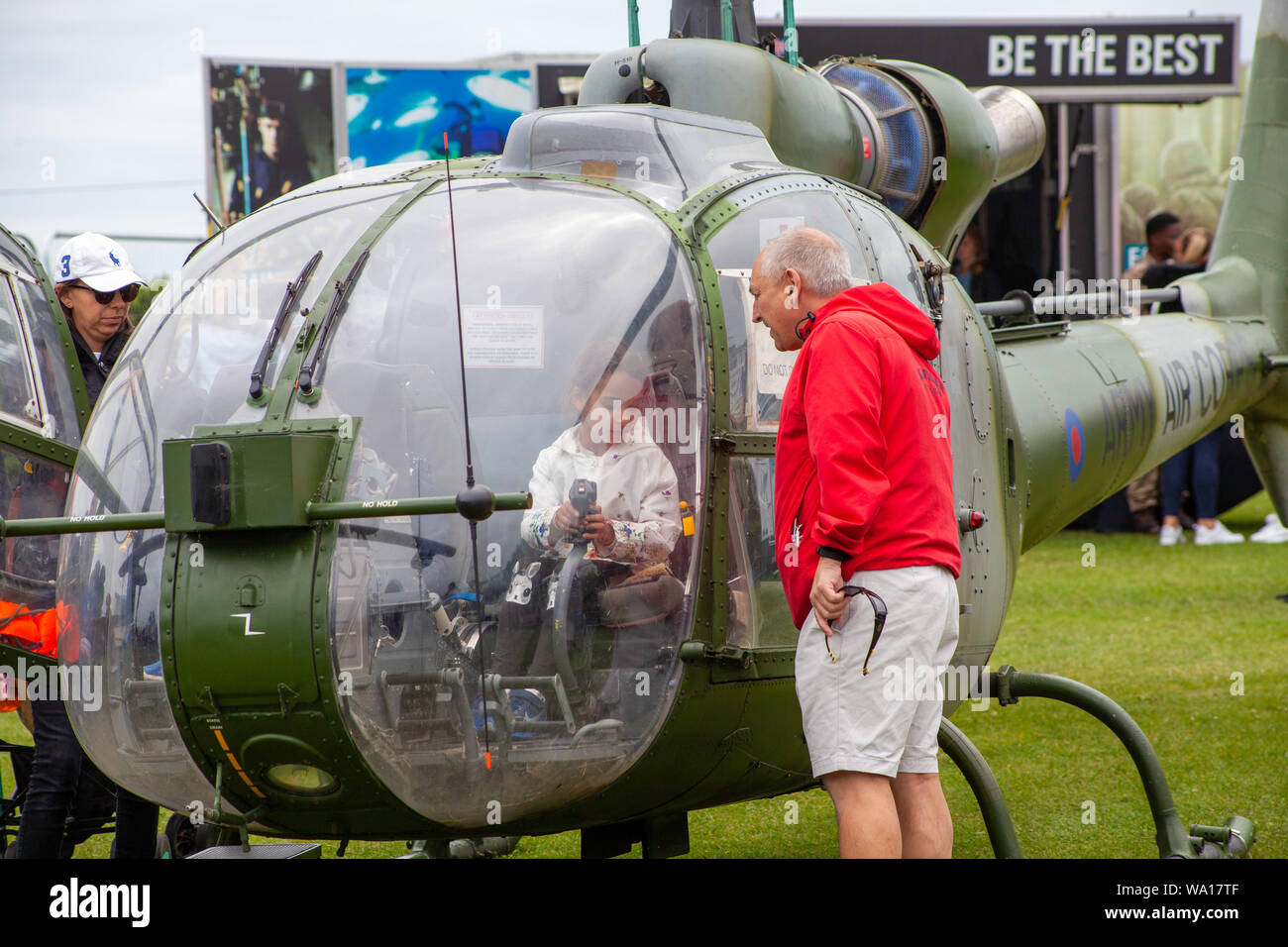 Helicopter saw hi-res stock photography and images - Alamy