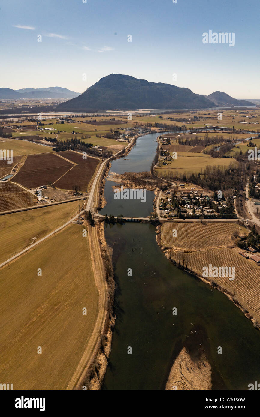Aerial of hope and the fraser river hi-res stock photography and images ...