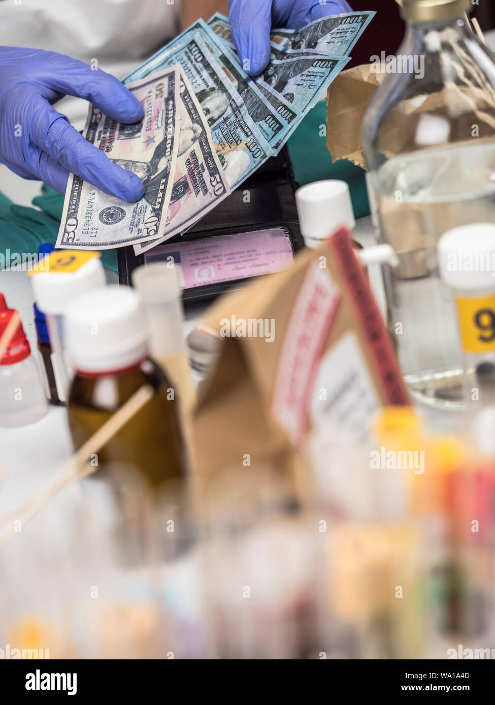 Crime scene trace hi-res stock photography and images - Alamy