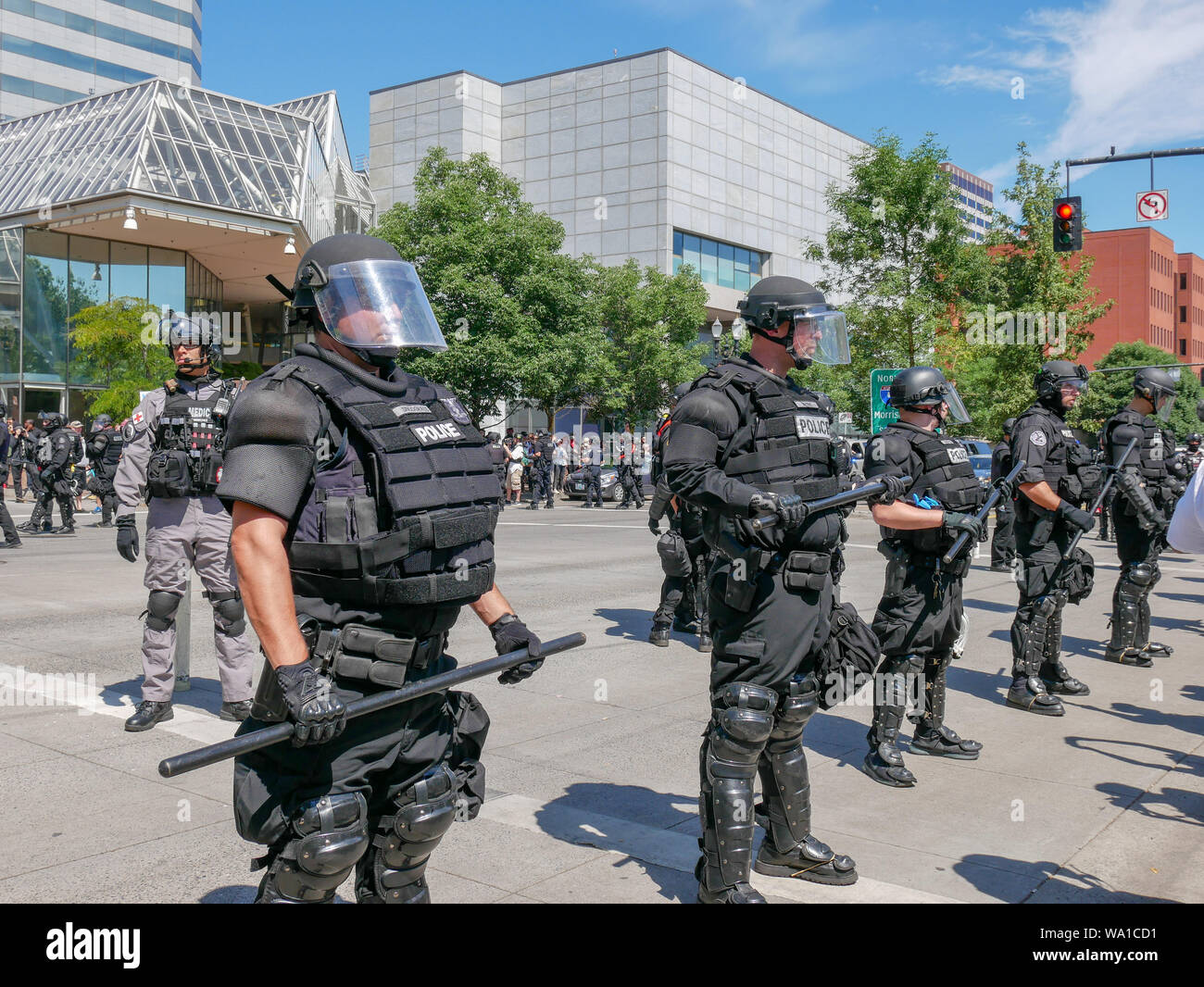 Portland riot police hi-res stock photography and images - Alamy