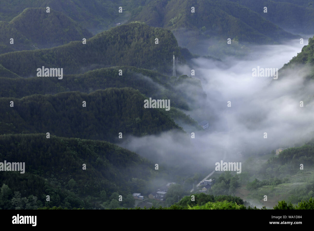 Funiu mountain hi-res stock photography and images - Alamy