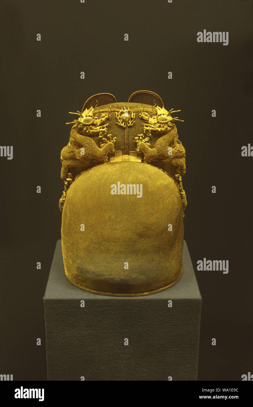 Jin Yishan crown (Ming wanli Stock Photo - Alamy