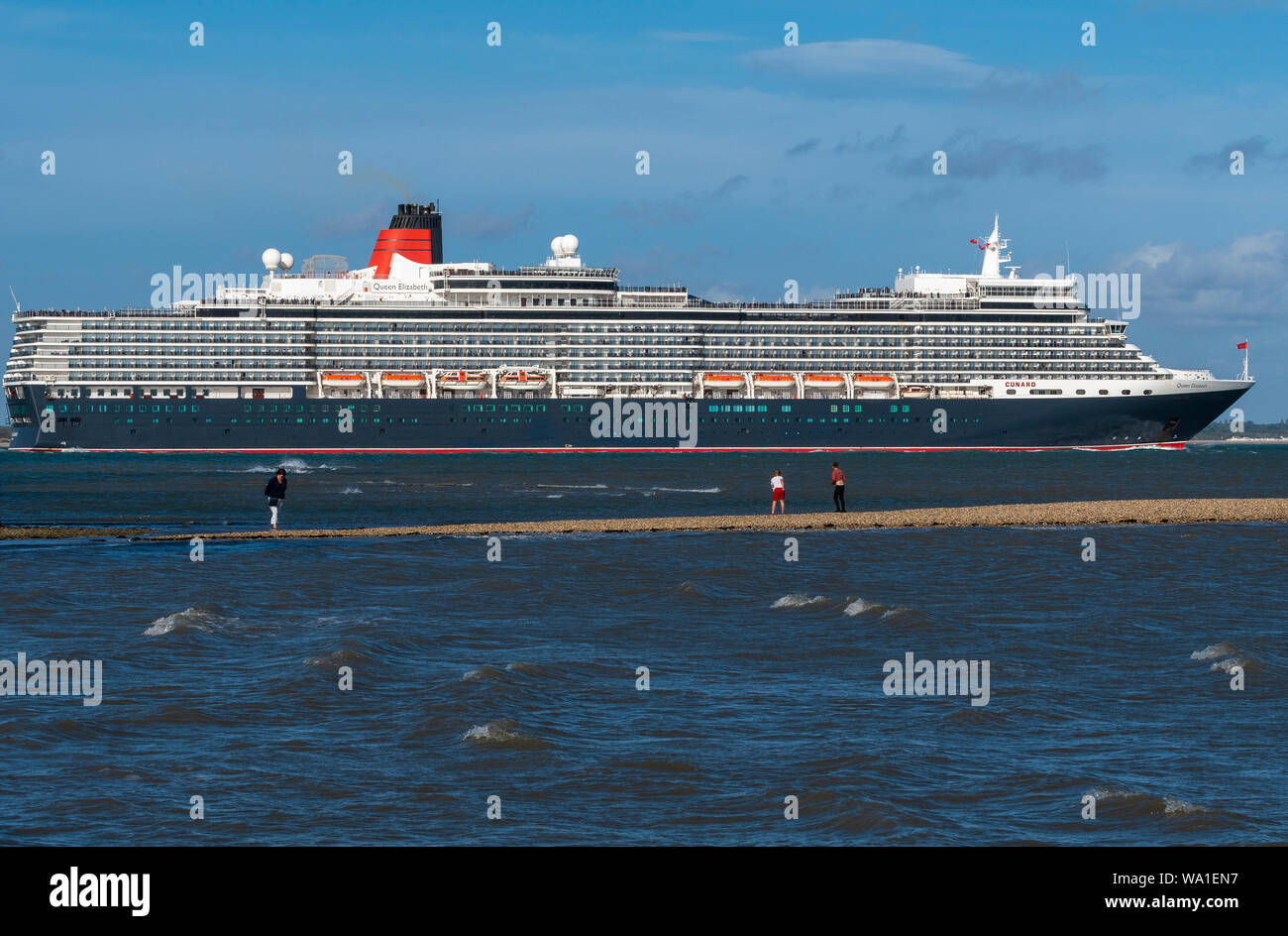 Ocean liners hi-res stock photography and images - Alamy