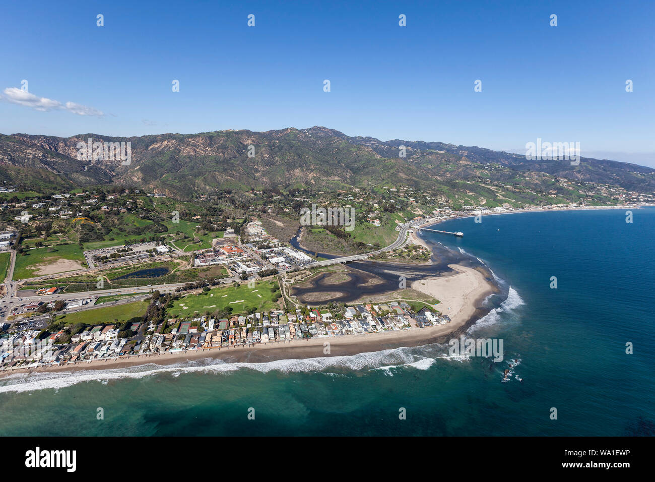 Aerial view malibu beach homes hi-res stock photography and images - Alamy