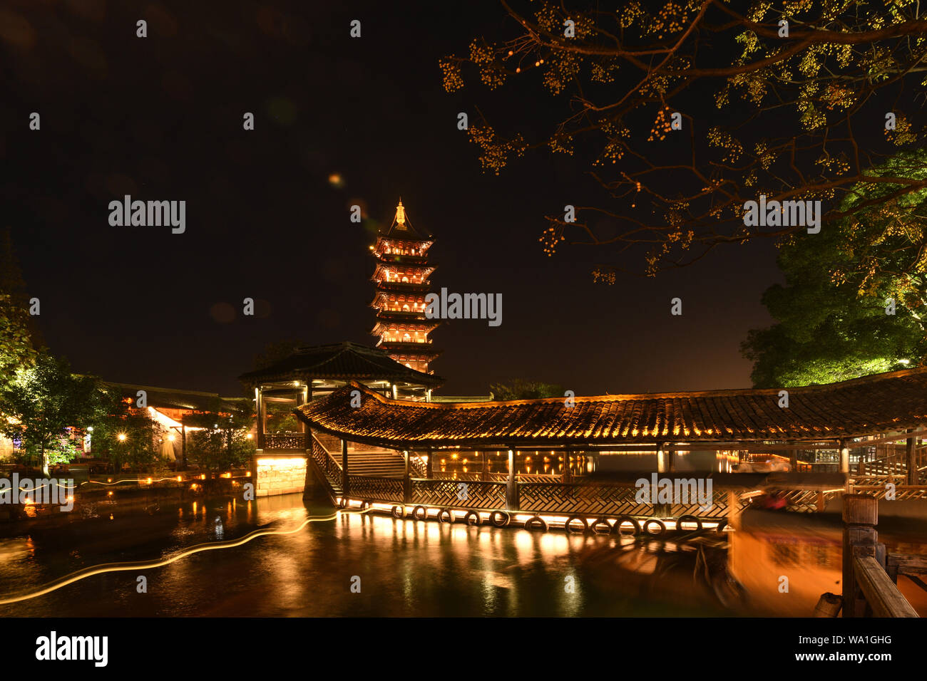 White lotus tower hi-res stock photography and images - Alamy
