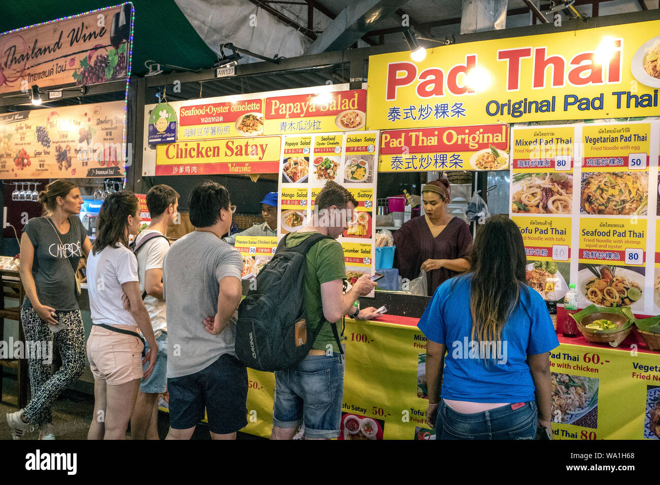 Customers line up for Thai food in Chiang Mai Night Market Thailand ...