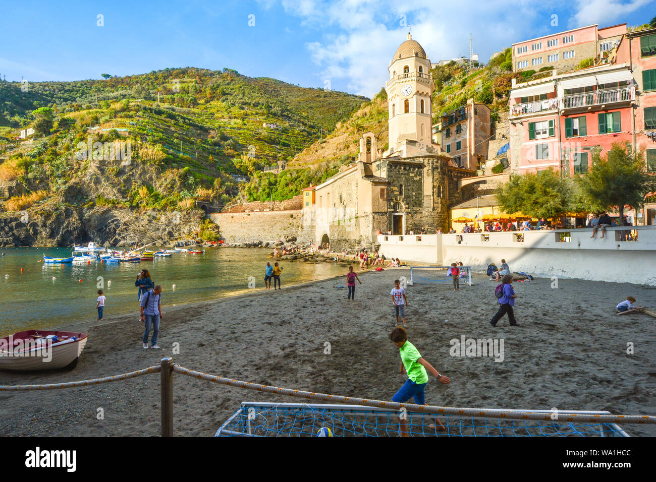 Vernazza harbor kids hi-res stock photography and images - Alamy