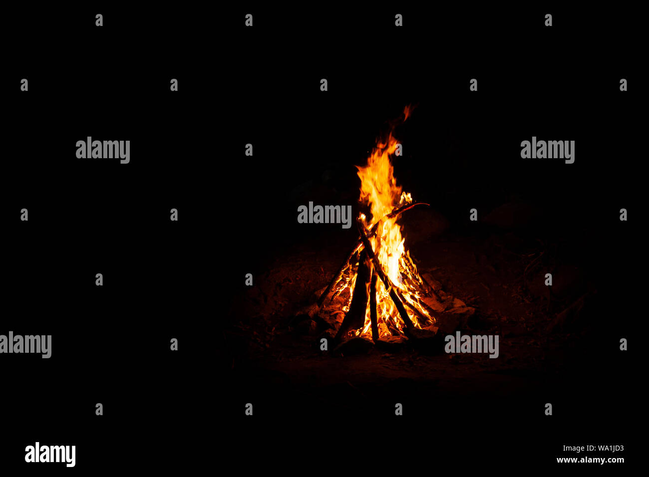 Campground fire hi-res stock photography and images - Alamy