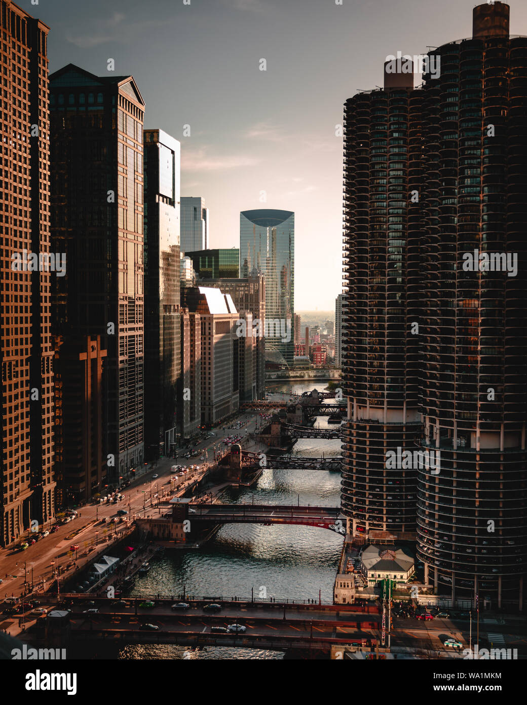 Down town chicago hi-res stock photography and images - Alamy