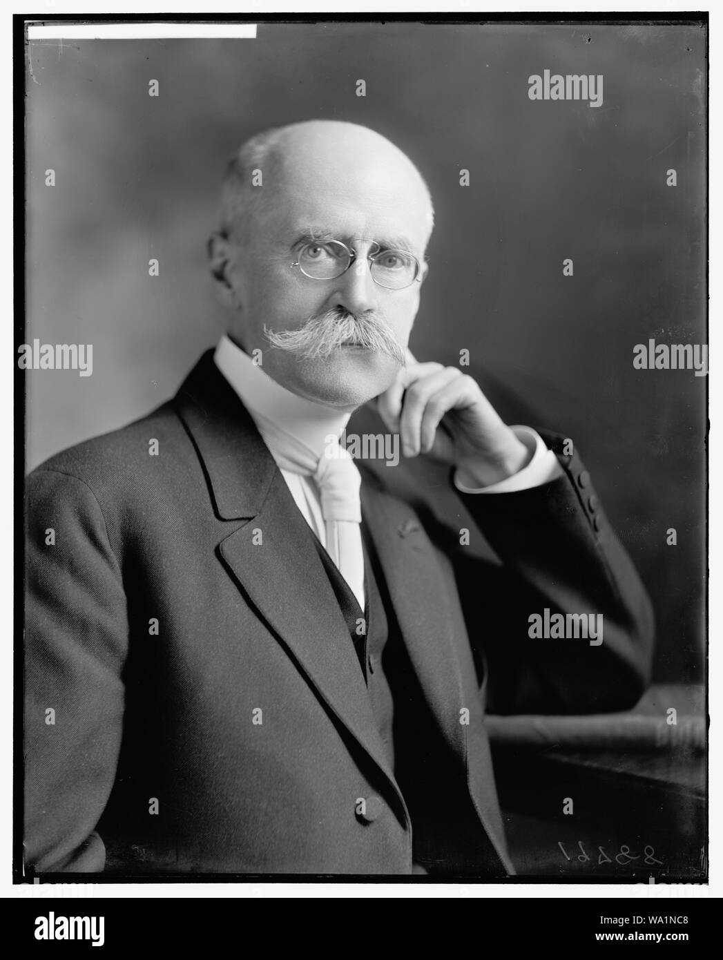 Edwin historical Black and White Stock Photos & Images - Alamy