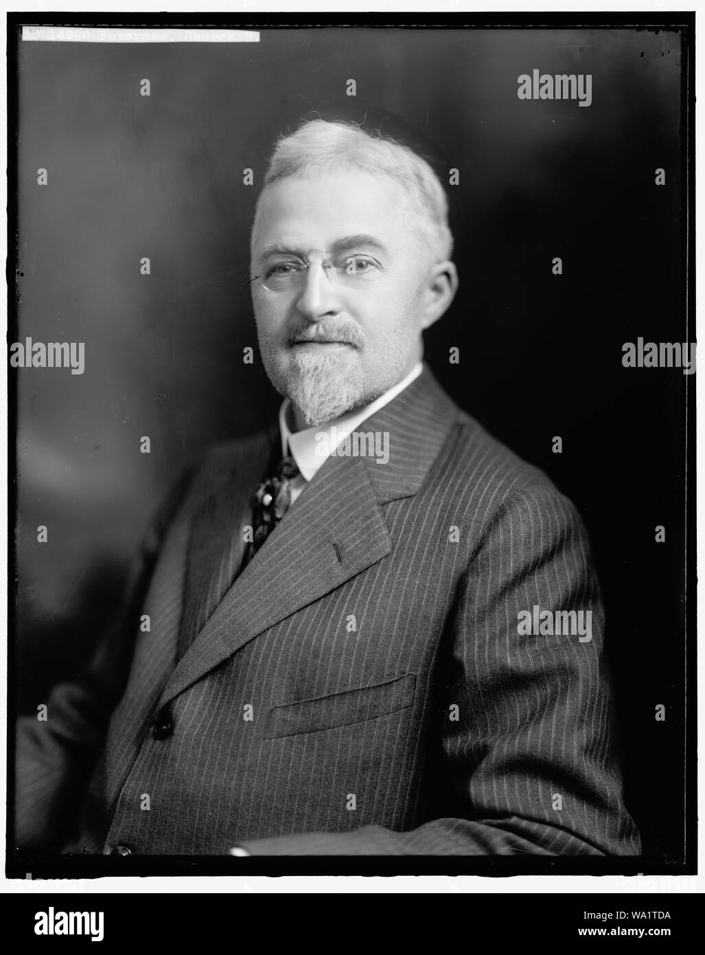 George bowerman hi-res stock photography and images - Alamy