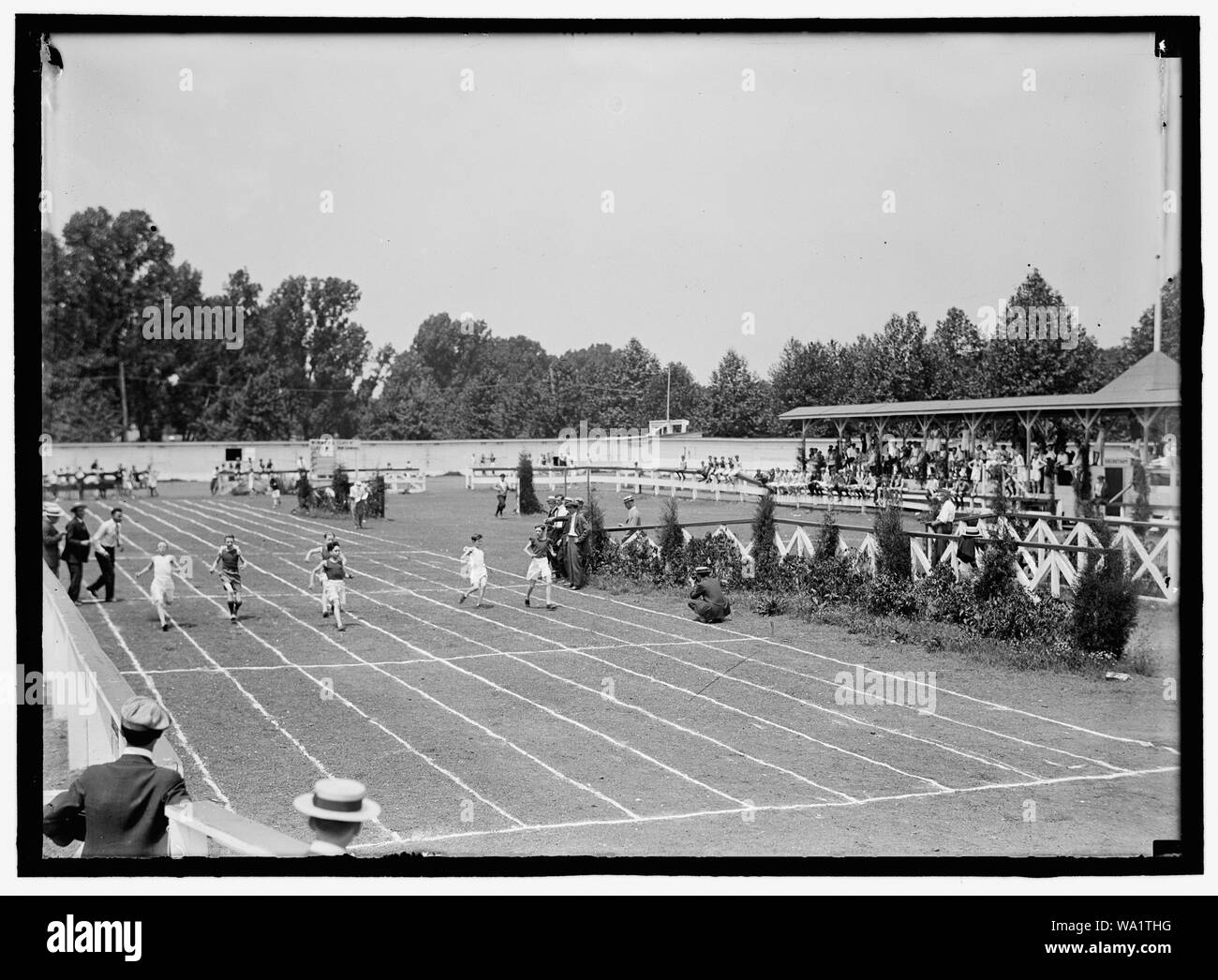 BOY SCOUTS. FIELD SPORTS Stock Photo - Alamy