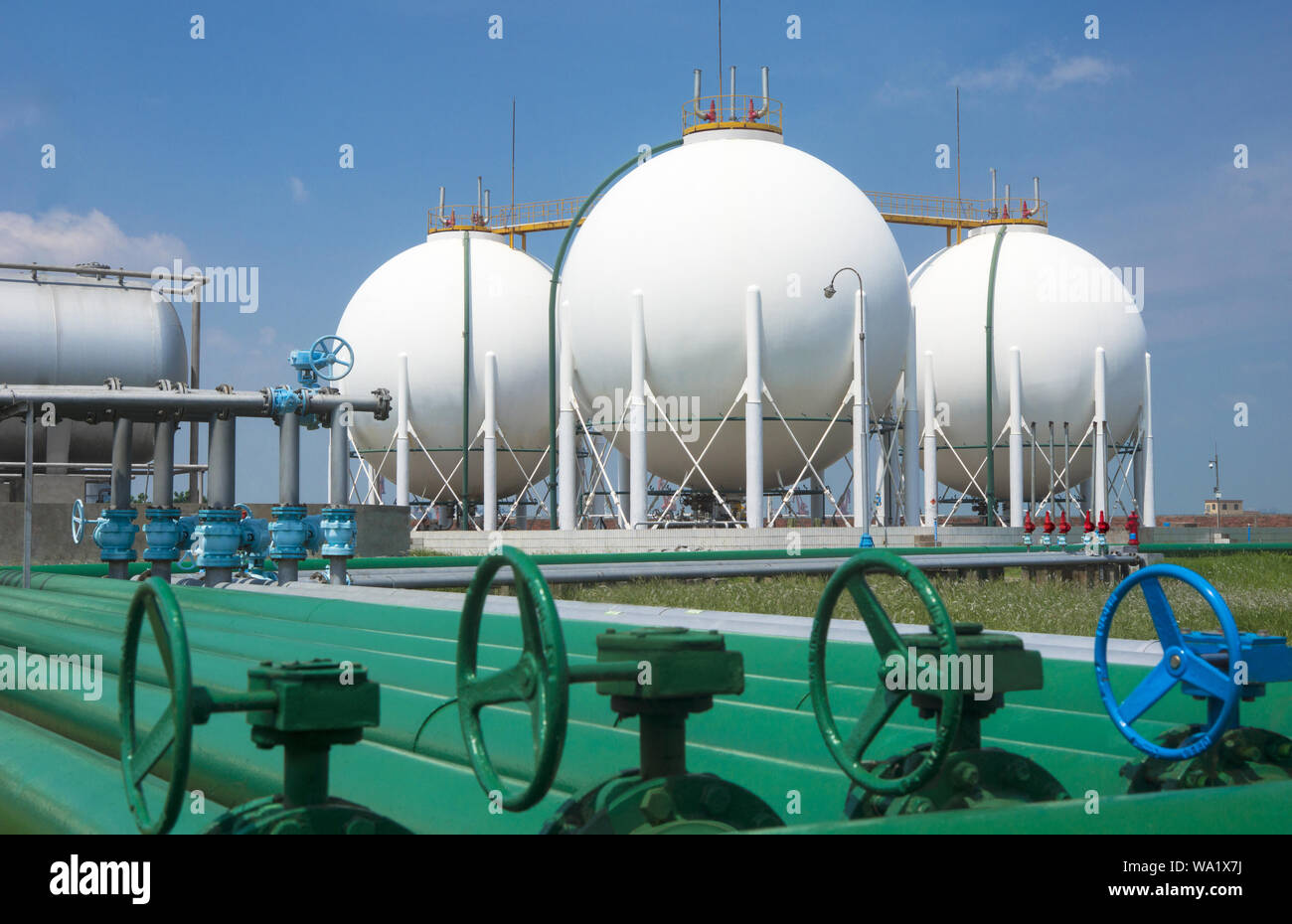 Petrochemical tank and pipeline Stock Photo - Alamy