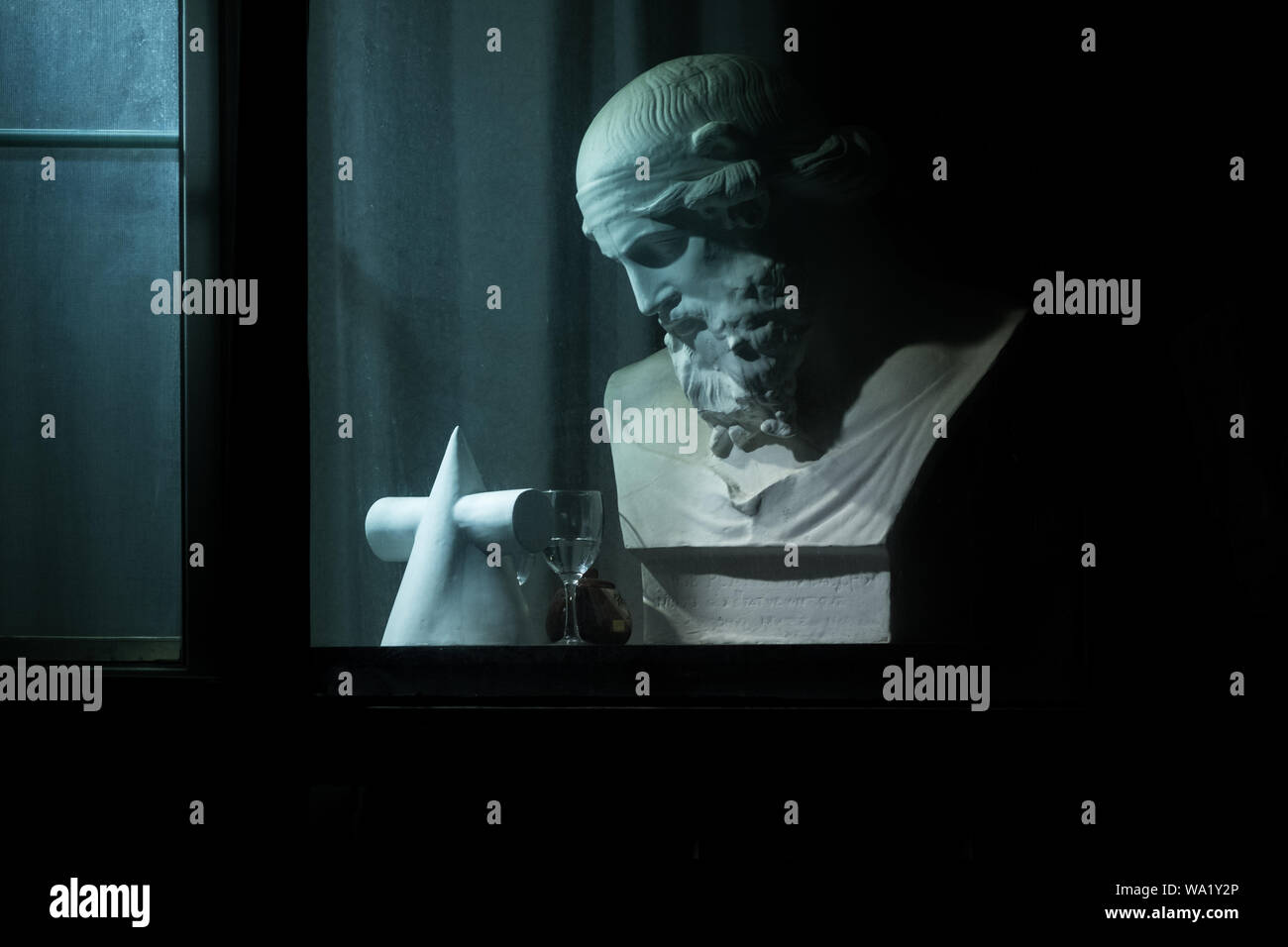 Gypsum head hi-res stock photography and images - Alamy