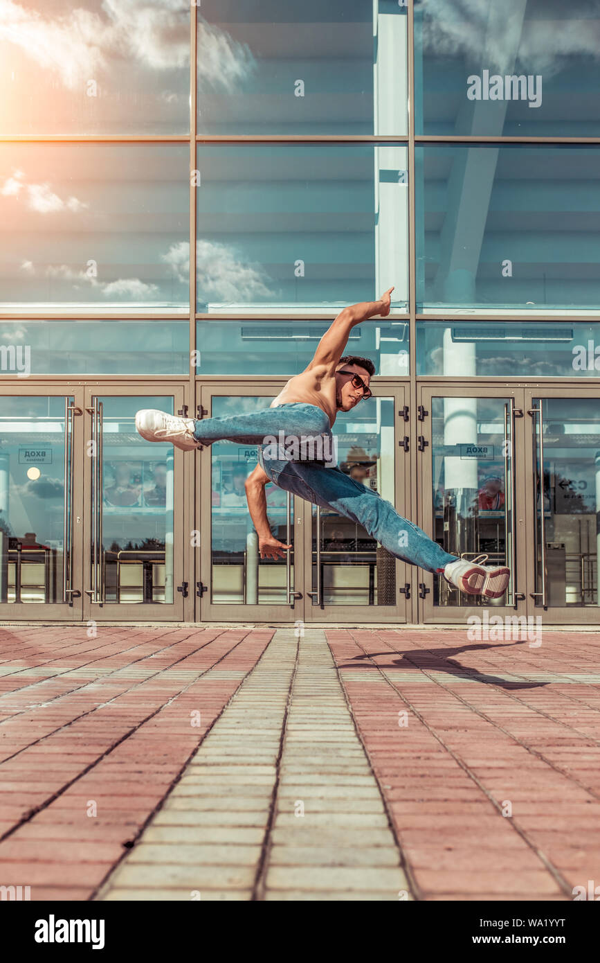 Stunt person glass hi-res stock photography and images - Alamy