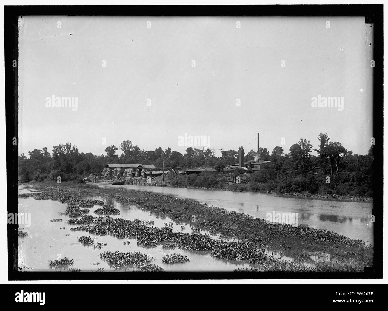 Below american Cut Out Stock Images & Pictures - Alamy