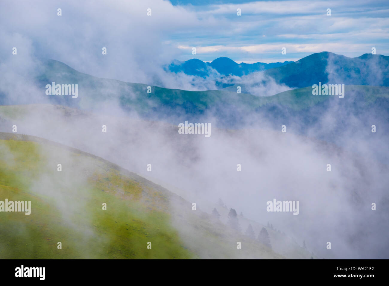 Litang pass hi-res stock photography and images - Alamy